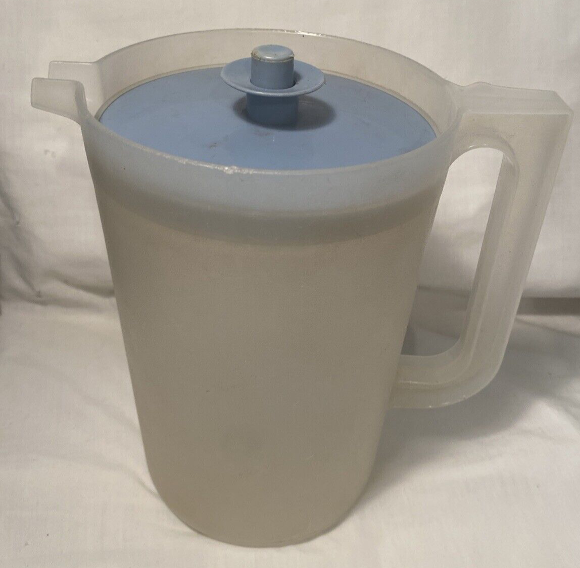 Vintage Tupperware #1676 Pitcher Sheer Blue Push Button Lid 2 qt 1/2 ...