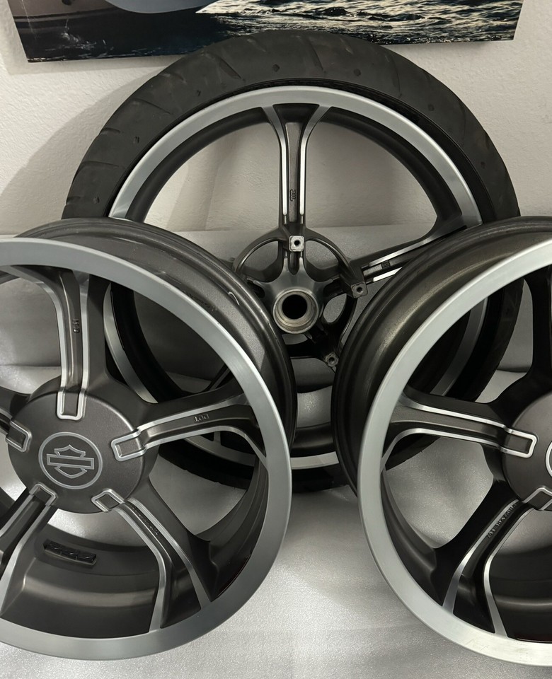 Harley Wheels CVO Tri Glide Rims 2014 -24 road glide 3 charcoal Gray ...