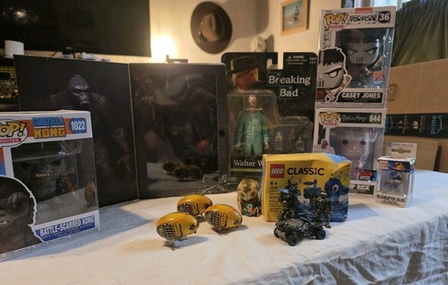 Lots Of Really Rad Toys! Halo. Breaking Bad King Kong Tin Toys Funko ...