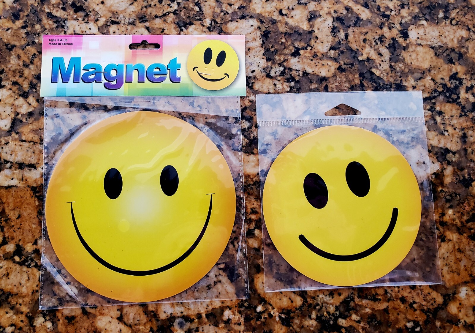 SMILEY FACE MAGNET Lot of 2 NEW | eBay