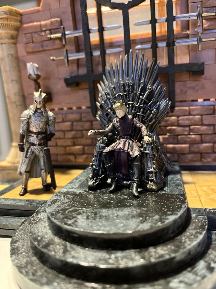 McFarlane Toys 19391-6 Game of Thrones Iron Throne Room Construction ...