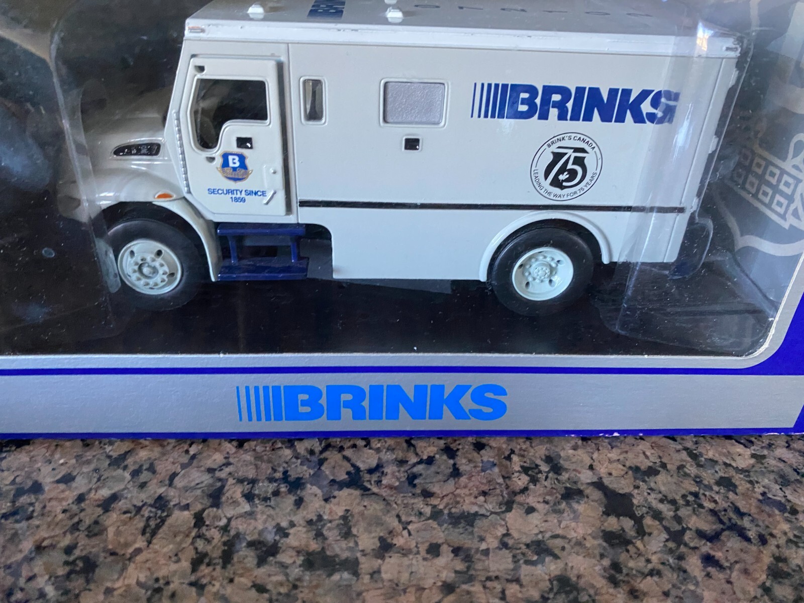 1/35TH BRINKS 75TH ANNIVERSARY INTERNATIONAL 4300 ARMORED TRUCK ...