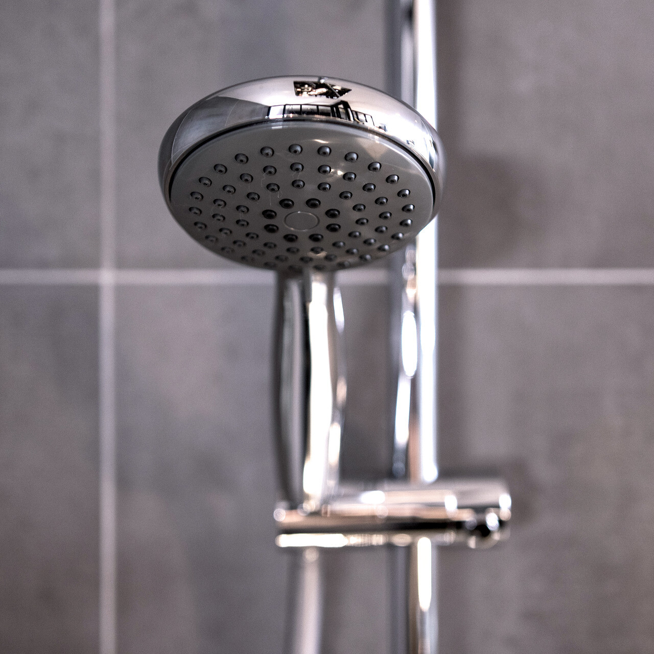 WENKO Duschkopf Basic Grau Ø10cm Brause Kopf Dusche Bad Wellness-Oase ...