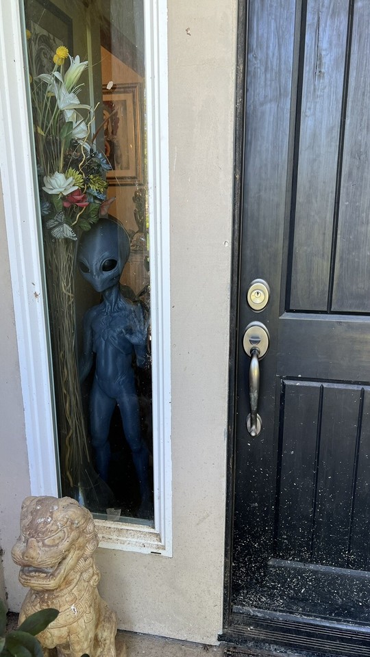 Grey Alien Wave Hello Life Size DIY Statue 4' tall | eBay