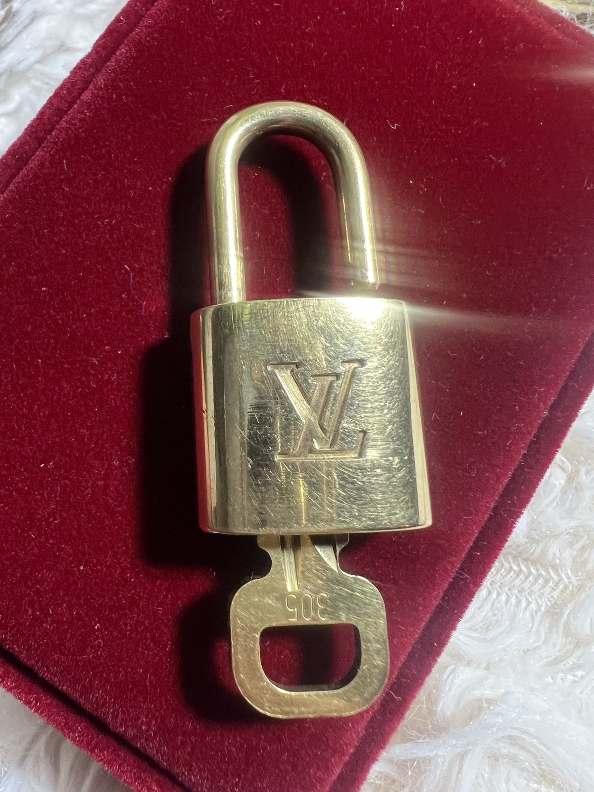Louis Vuitton Golden Lock & Key #305 - Gem