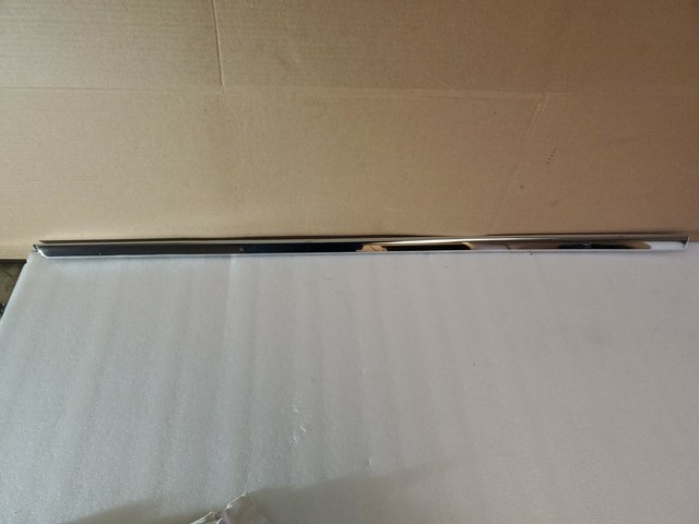 Genuine Mercedes-Benz GLK X204 Front Door Chrome Moulding Left ...