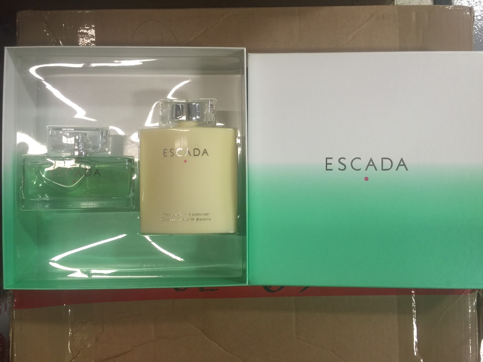 ESCADA SIGNATURE FOR WOMEN GIFT SET WITH 2.5OZ EDP/6.8OZ LOTION ...