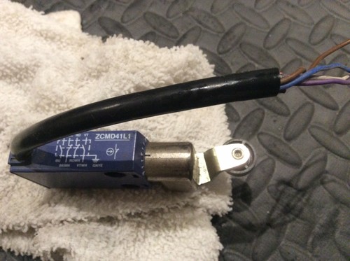 telemecanique Oslswitch ZCMD41L1 | eBay UK