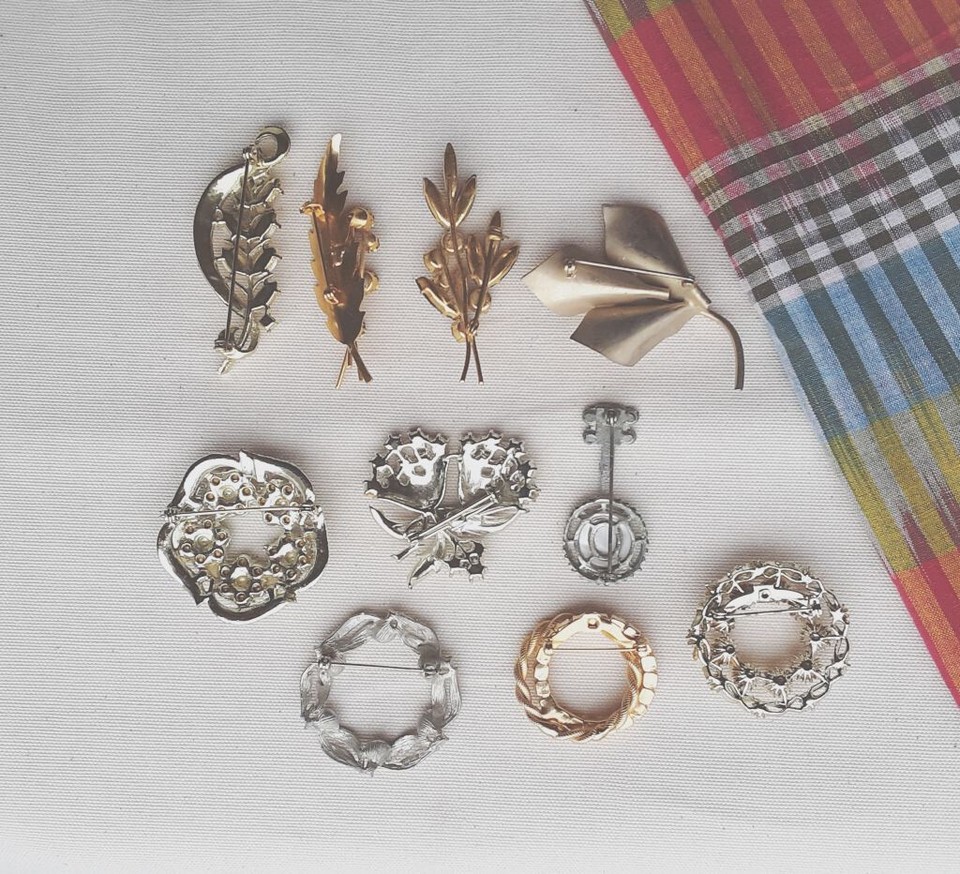 VTG Lot of ** 10 ** Fashion Jewelry Brooches / Very Good Ready to Wear Condition | eBay