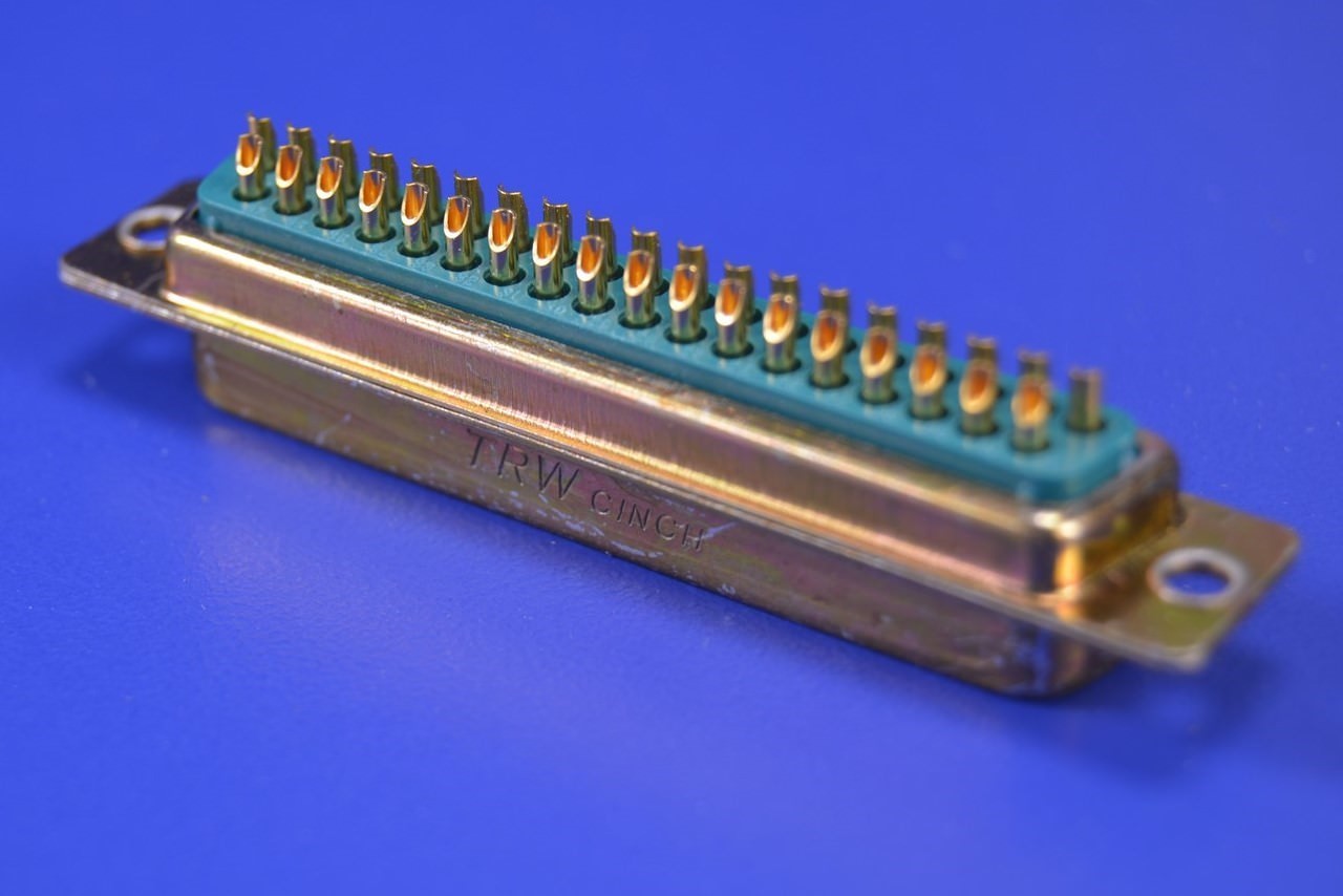 TRW DC-37P Cinch D-Sub Plug DC37P W/Ribbon Cable for sale online | eBay