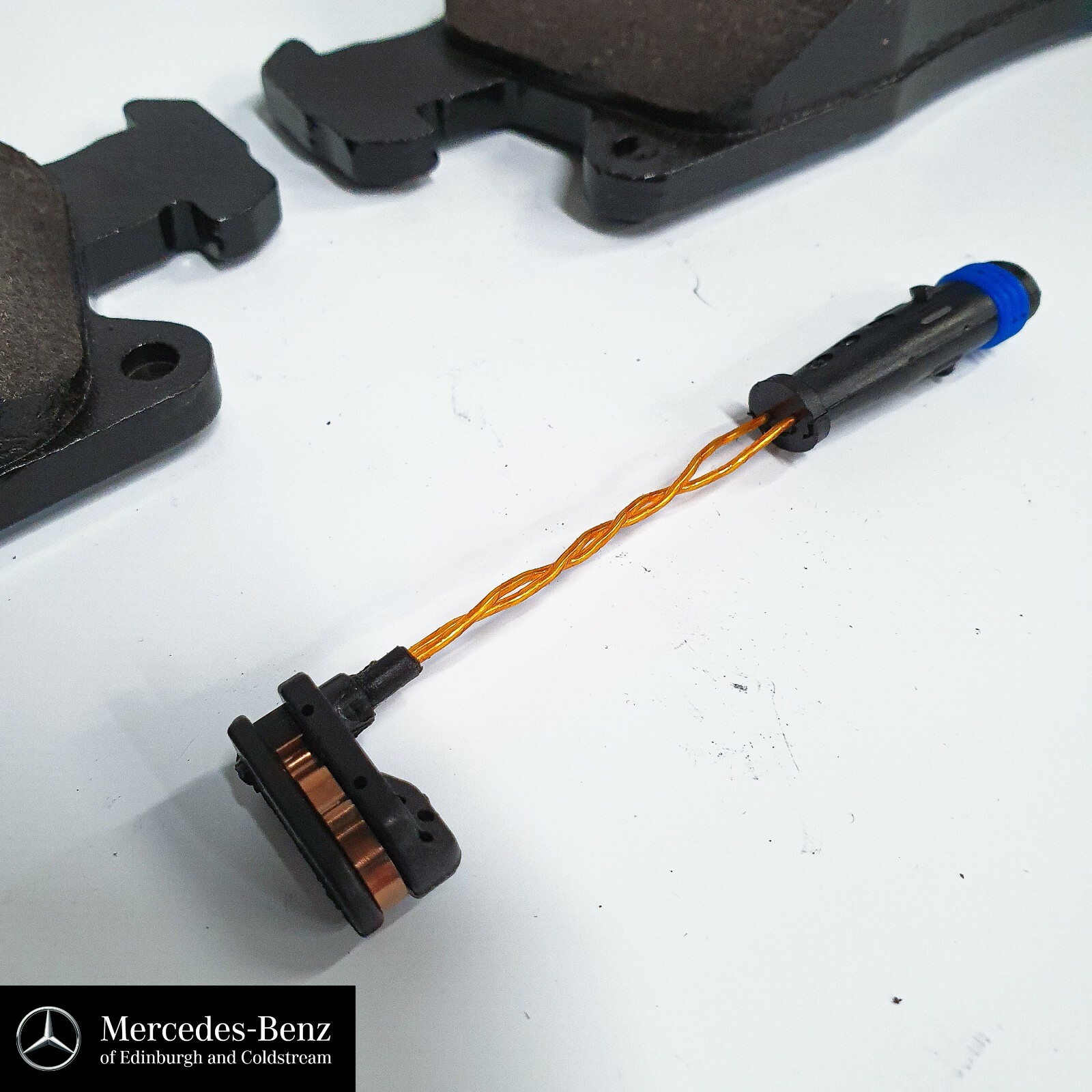 Genuine Mercedes-Benz Front Brake Pads & Wear Sensor ML GLE A0004208804 ...