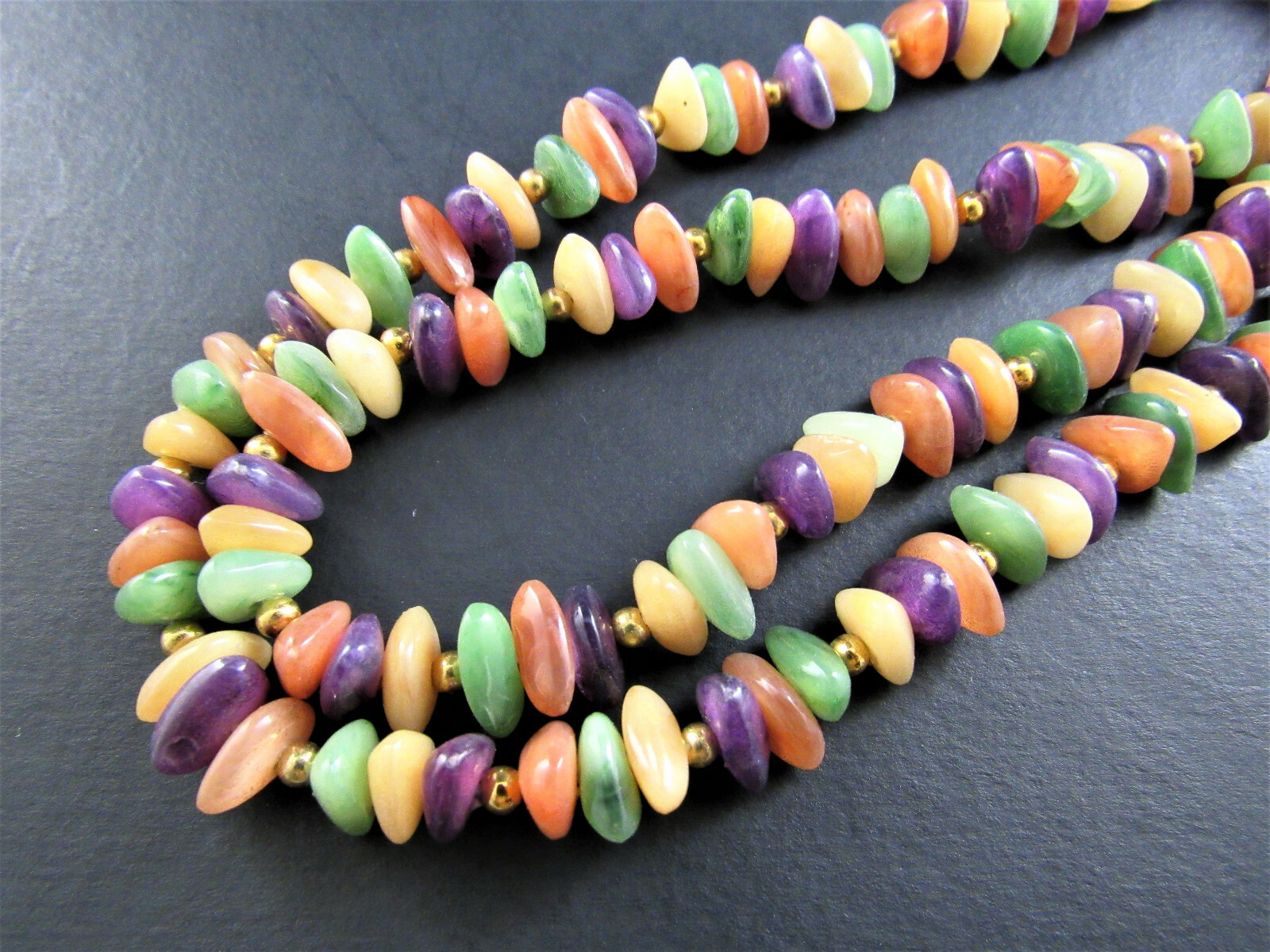 VINTAGE SINGLE STRAND MULTI COLOR BEADS NECKLACE (K3) - Gem
