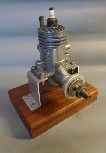 EX+ VINTAGE 1940s THOR-B GAS MODEL C/L AIRPLANE ENGINE--CLEAN--GOOD ...
