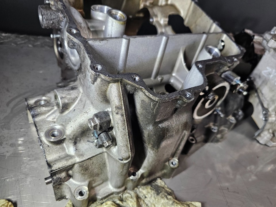 2017- 2018 KAWASAKI NINJA ZX10RR CRANKCASE BLOCK | eBay