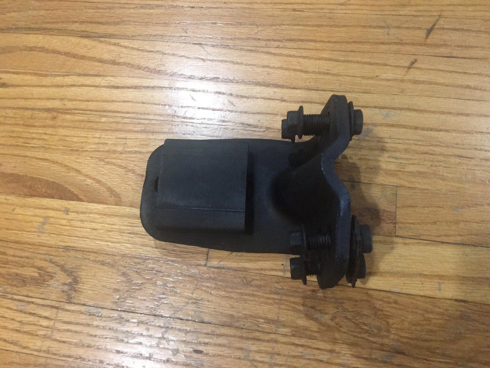 99-07 Ford F-250 350 Overload Helper Spring Brackets Rear F81a5700 Ca ...