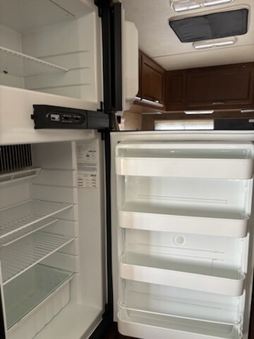 2015 Thor Motor Coach Freedom Elite 22E 23' Class C RV 6.8L Generator ...