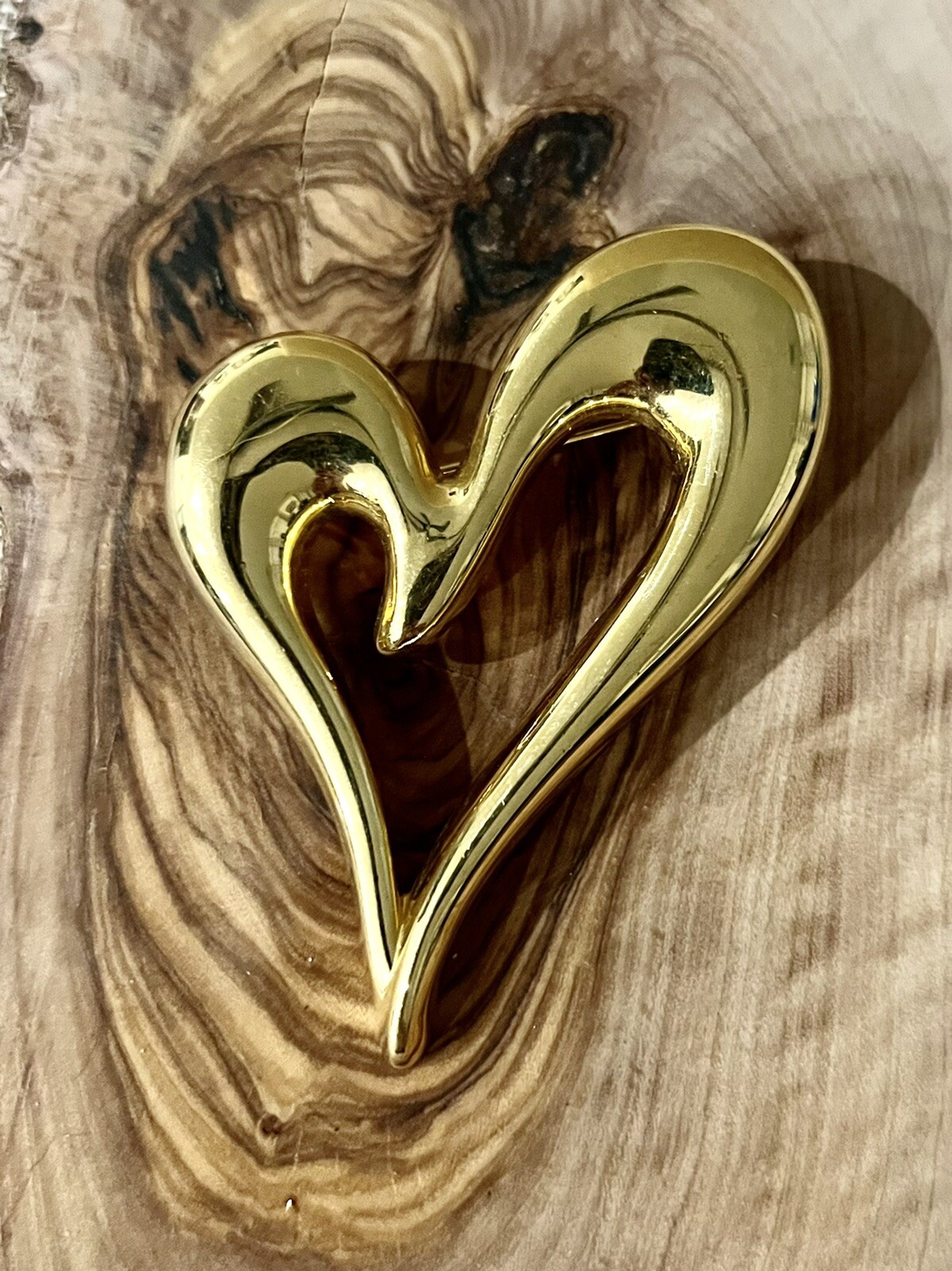 Vintage Monet 1980s Shiny Gold-tone Stylized Heart Pi… - Gem