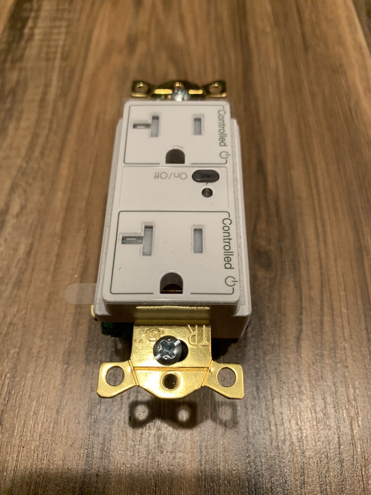 LUTRON+VIVE+CAR2S-20-DTR-WH+WIRELESS+RECEPTACLE for sale online | eBay