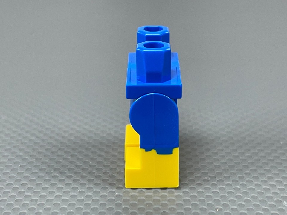 LEGO Minifigure Blue Hips & Legs Yellow Boots Black Belt Tattered Jeans ...
