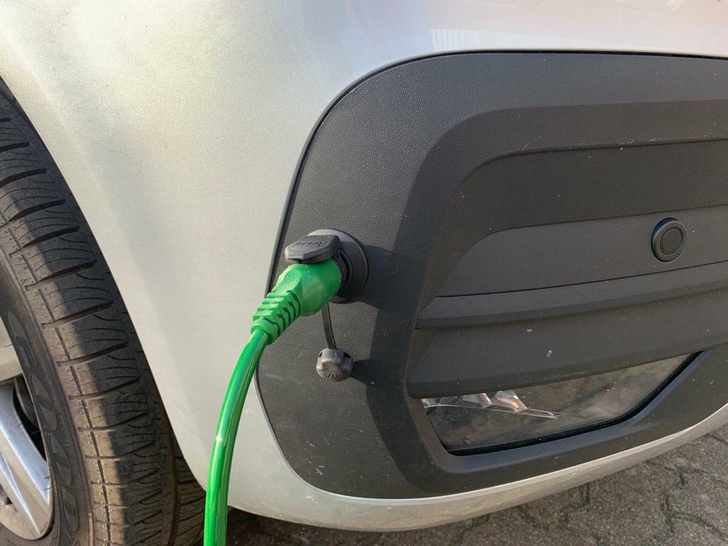 VW T5 T6 AV Stromkit Alu mit DEFA Miniplug FI-Schutzschalter ...