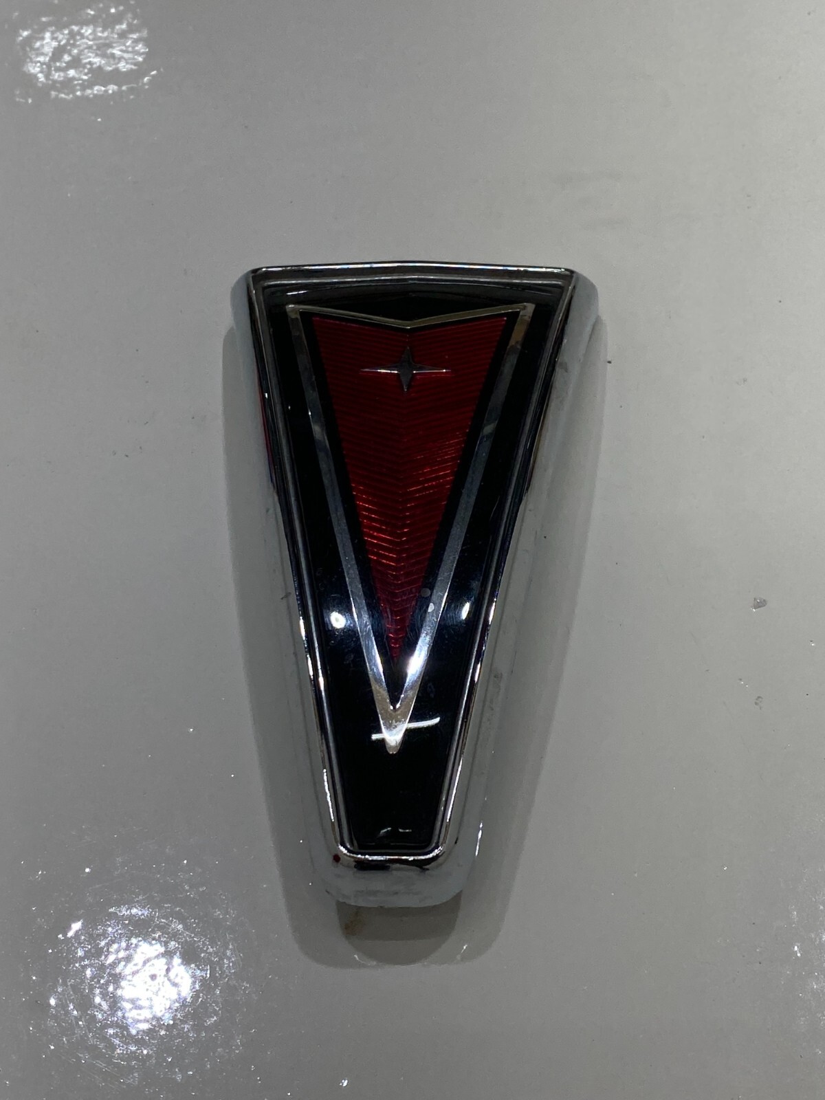 92 93 NOS Pontiac Bonneville Grill Emblem Front Grille Molding Trim ...