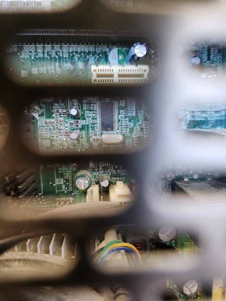 eMachines EL1852G-52w Mini-Tower PC E5800 3GB 64bit Windows 7 Home, CPU ...