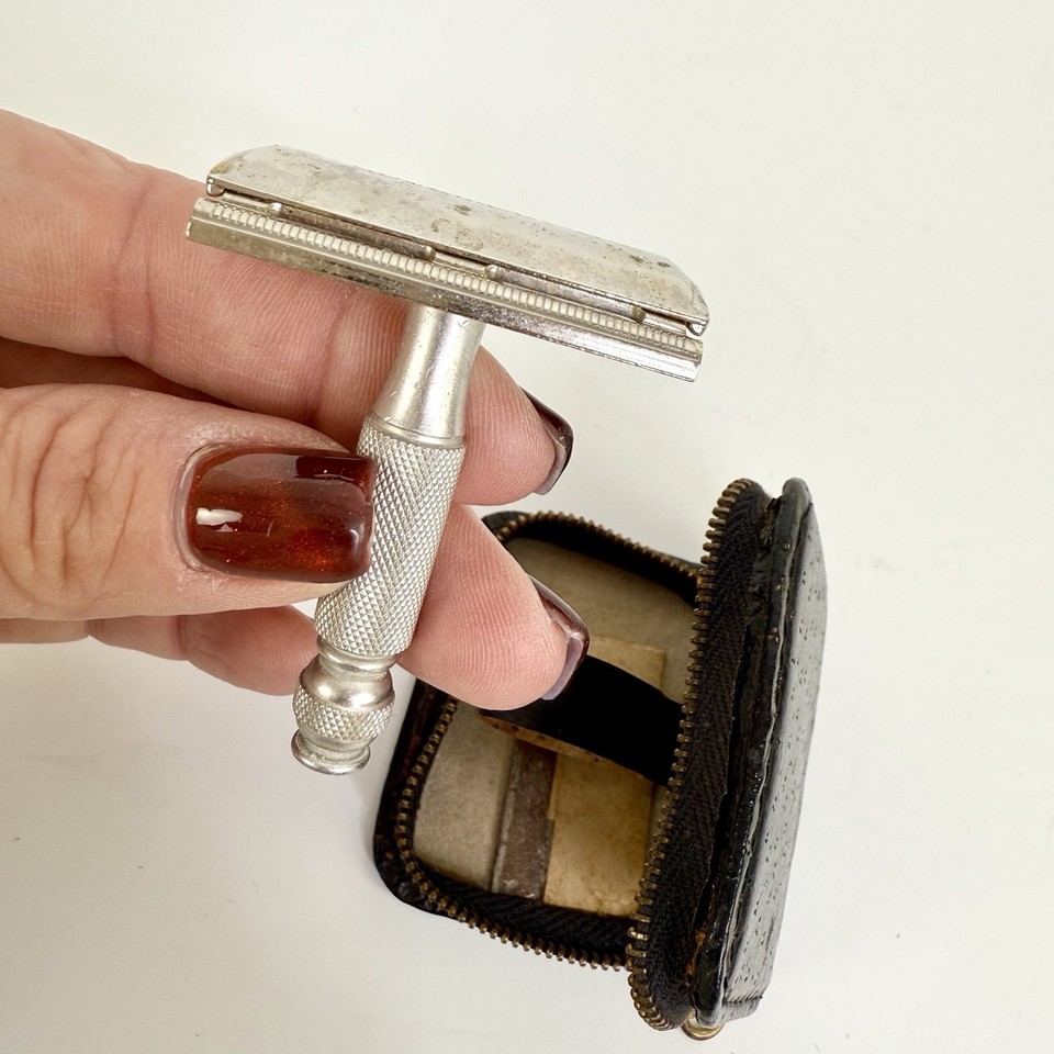 Vintage GILLETTE TRAVEL RAZOR KIT IN Black Pigskin LEATHER CASE 1960's ...