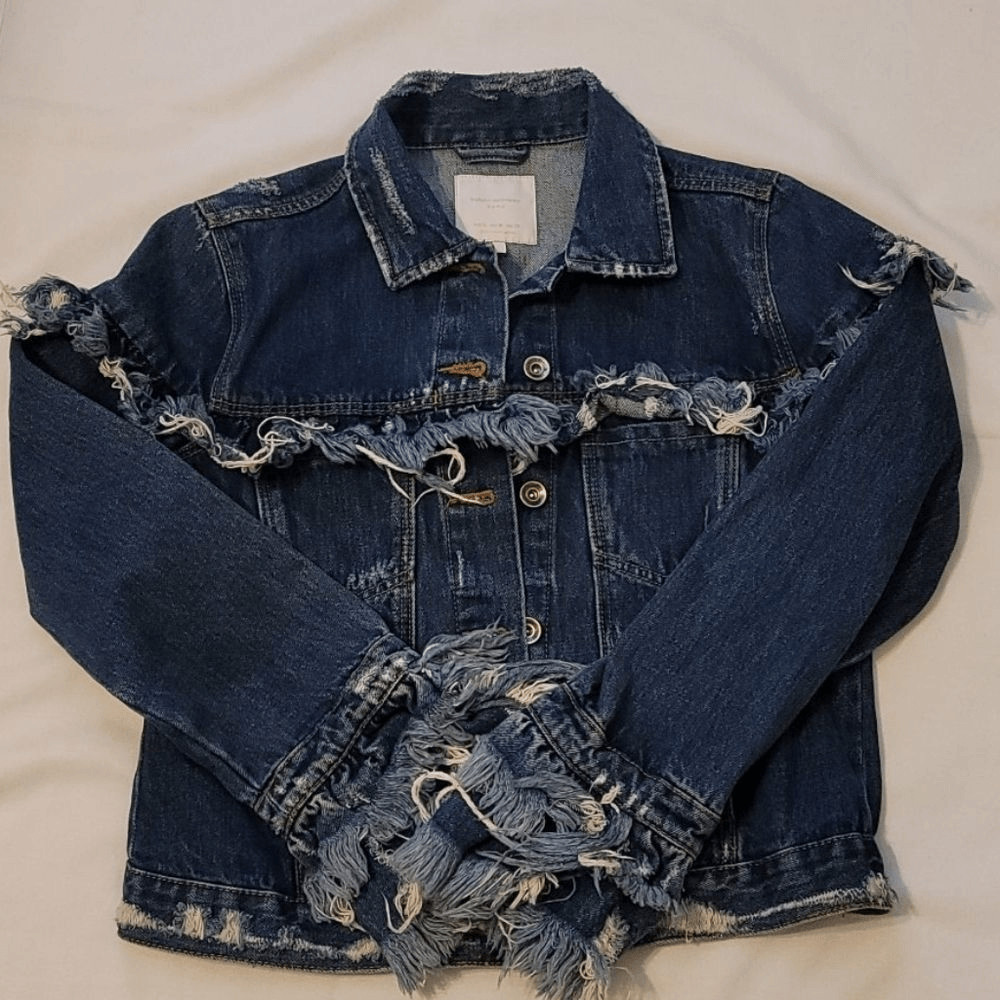 Zara denim Jacket with fringed details size medium - Gem