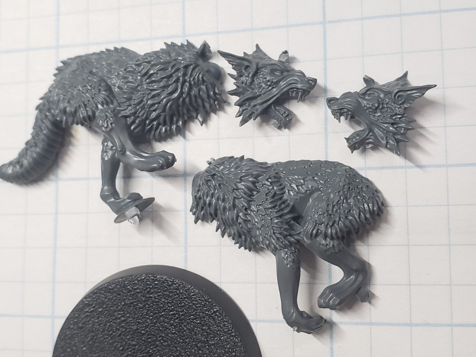 Warhammer 40k Space Wolves Bits Fenresian Wolves Wolf w Base #2A | eBay