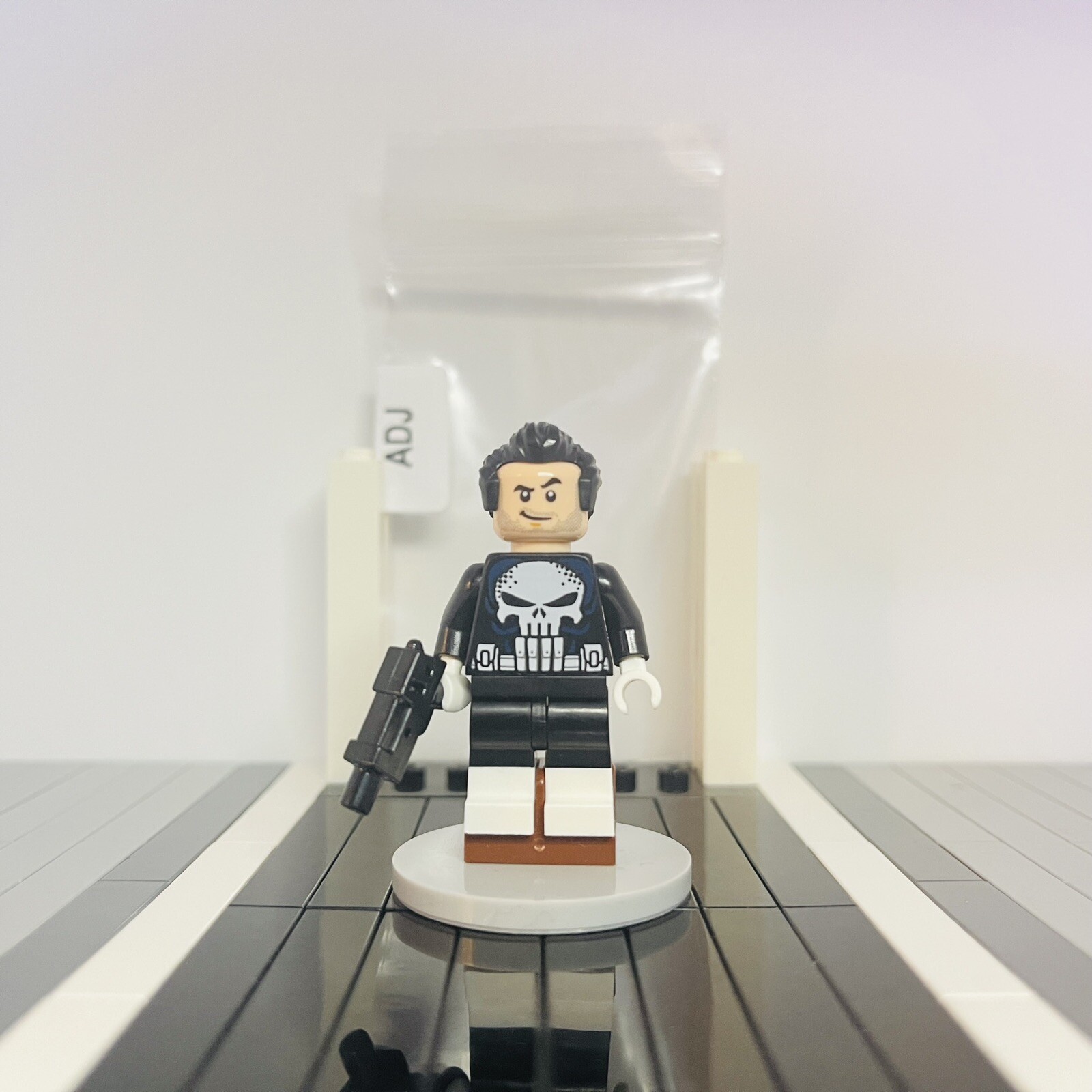 LEGO Minifigure Punisher sh722 Marvel Super Heroes Spider-Man Daily ...