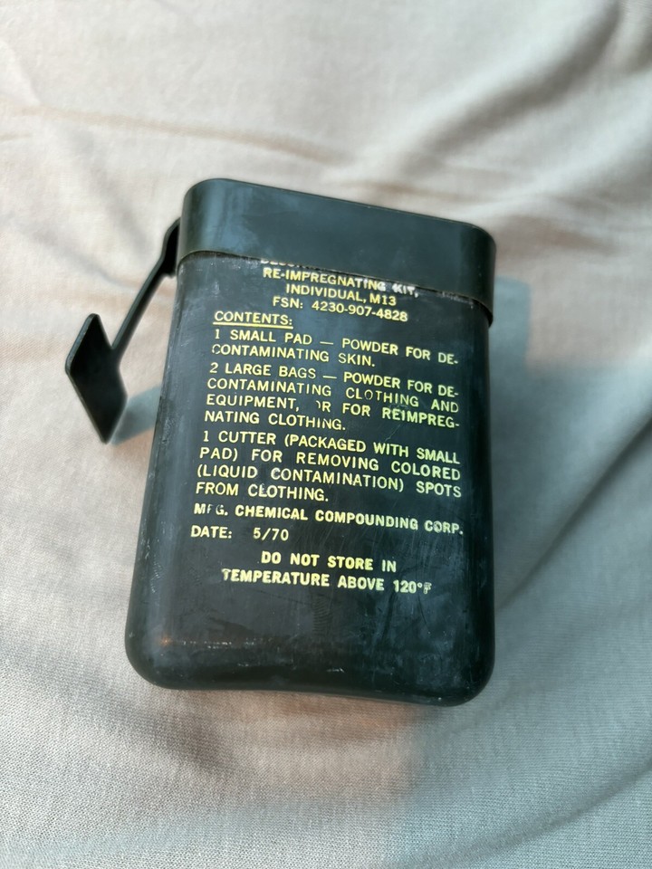 M13 Individual Decontaminating Kit 1960’s 1970’s M17 M17A1 Gas Mask ...