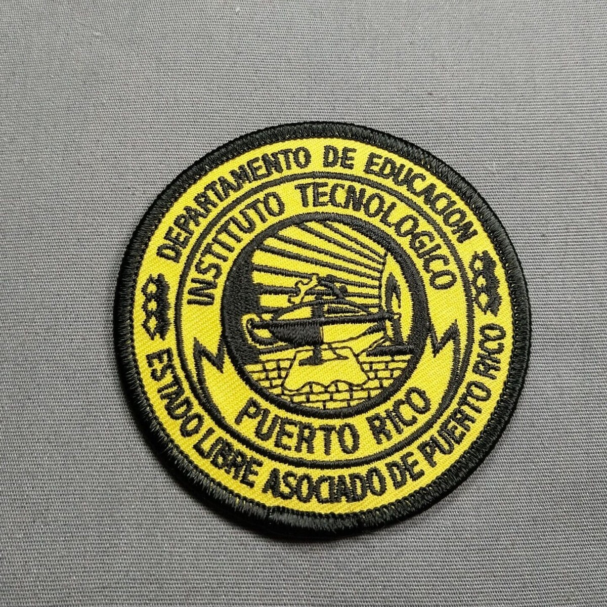 Departamento De Educacion Logo