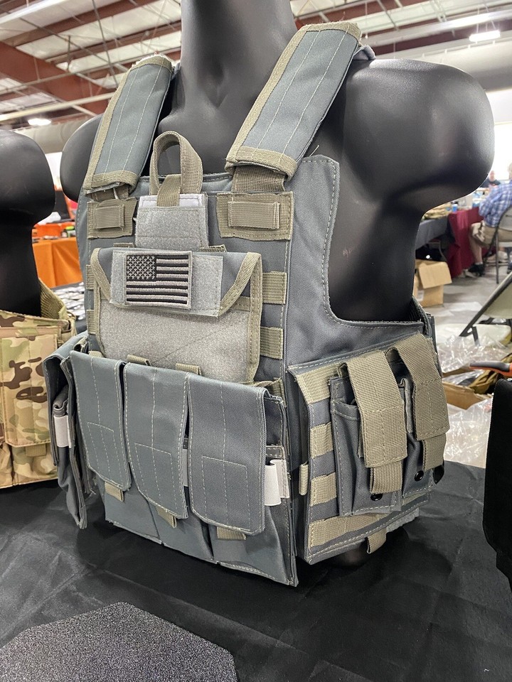 Tactical Vest Plate carrier w/ 2 Curved 10x12 Plates & Side Plates ...
