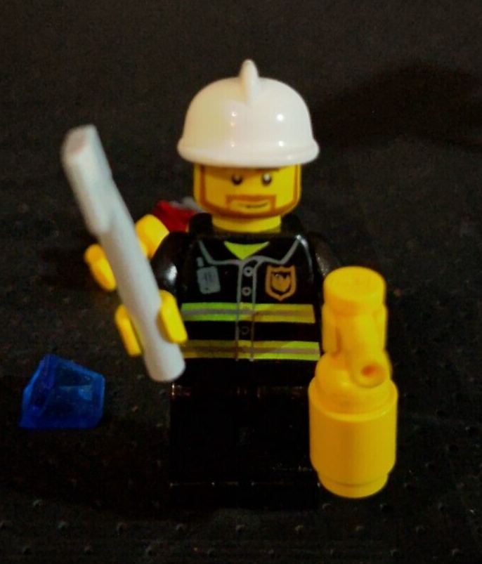 LEGO CITY: Fire Car (7241) - 100% complete with minifigure 673419058063 ...