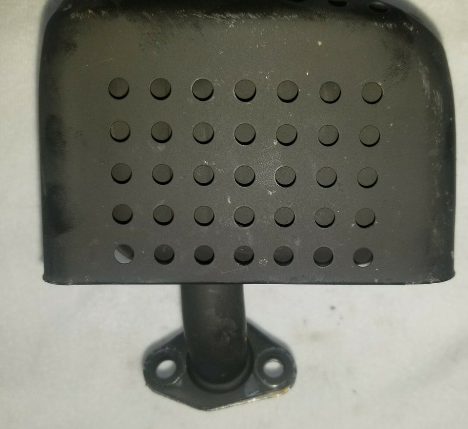 Genuine Briggs & Stratton 13U2 Muffler 596331 & Muffler Guard Briggs ...