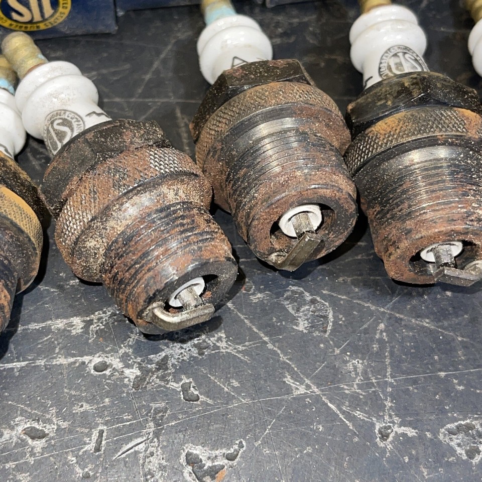 Antique NOS A-5 7/8” SPARK PLUGS (10) United States Rubber CO Hit Miss ...