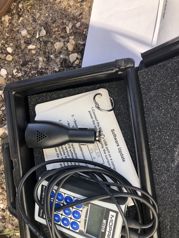MOPAR MIT019 Multi-Media Interface Tester - Like New - Over $1100 ...