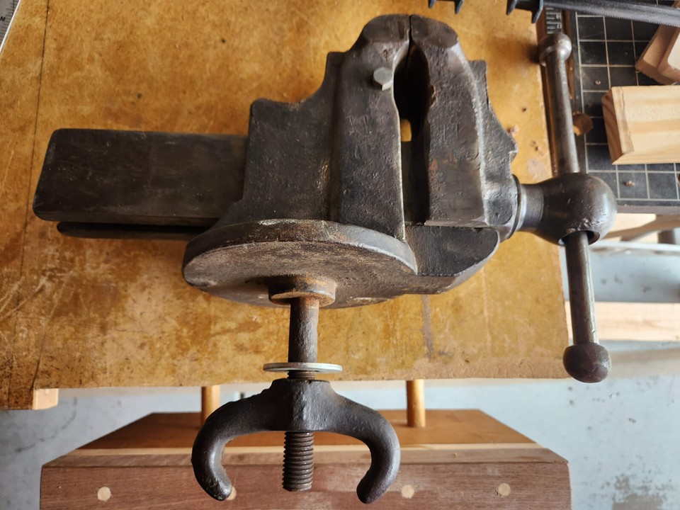 Vintage BENCH VISE. PRENTISS No 91 BULL DOG? Antique heavy tool ...