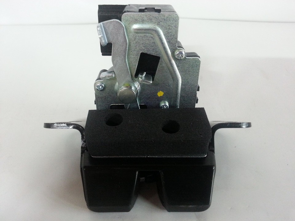 Genuine part TAIL GATE LATCH ASSY for SSANGYONG TIVOLI XLV 2015 ...