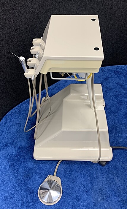 ADEC 3420 Self Contained Dental Cart - Built In Jun-Air Compressor ...