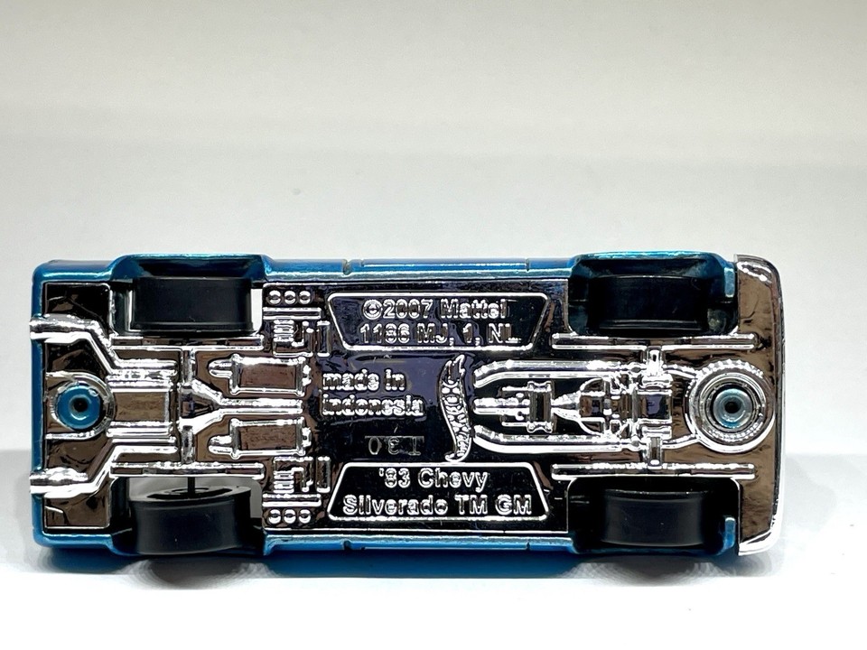 Hot Wheels “CUSTOM MADE” REDLINE Spectraflame Blue '83 Chevy Silverado ...