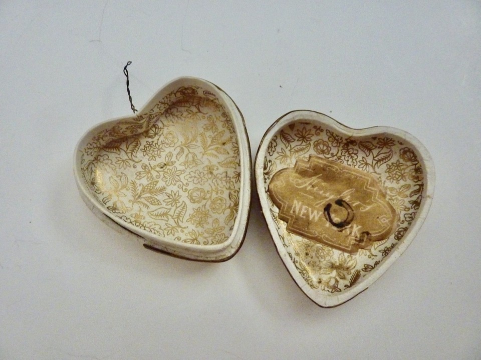 Antique GERMAN Dresden VALENTINE Heart Paper Mache Huyler's Candy BOX ...
