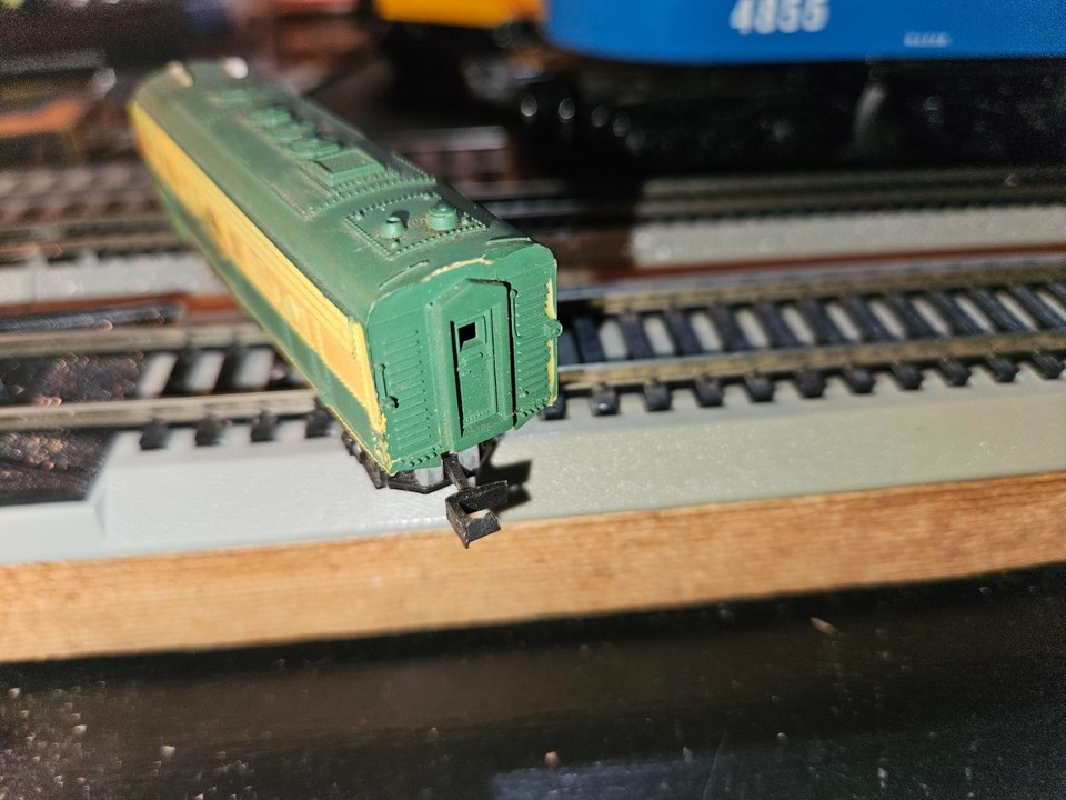 N GUAGE, READING RAILROAD F7 DIESEL, HUMS, LIGHTS GO ON, NO MOVEMENT | eBay