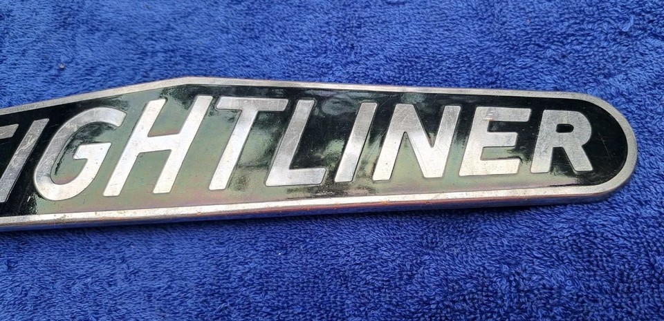 ORG. FREIGHTLINER Diesel Truck Tractor Nameplate Enamel Porcelain ...