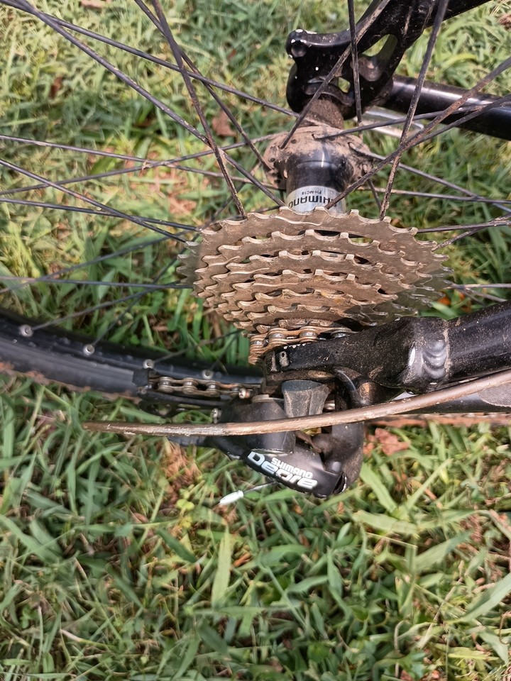 GT BACKWOODS Mountain Bike - 18" Frame - Shimano 24 Speed - Deore ...