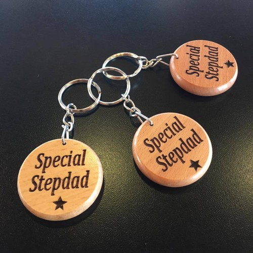 Dad Father Wooden Keyring Keychain Gifts - Engraved with heartfelt ...
