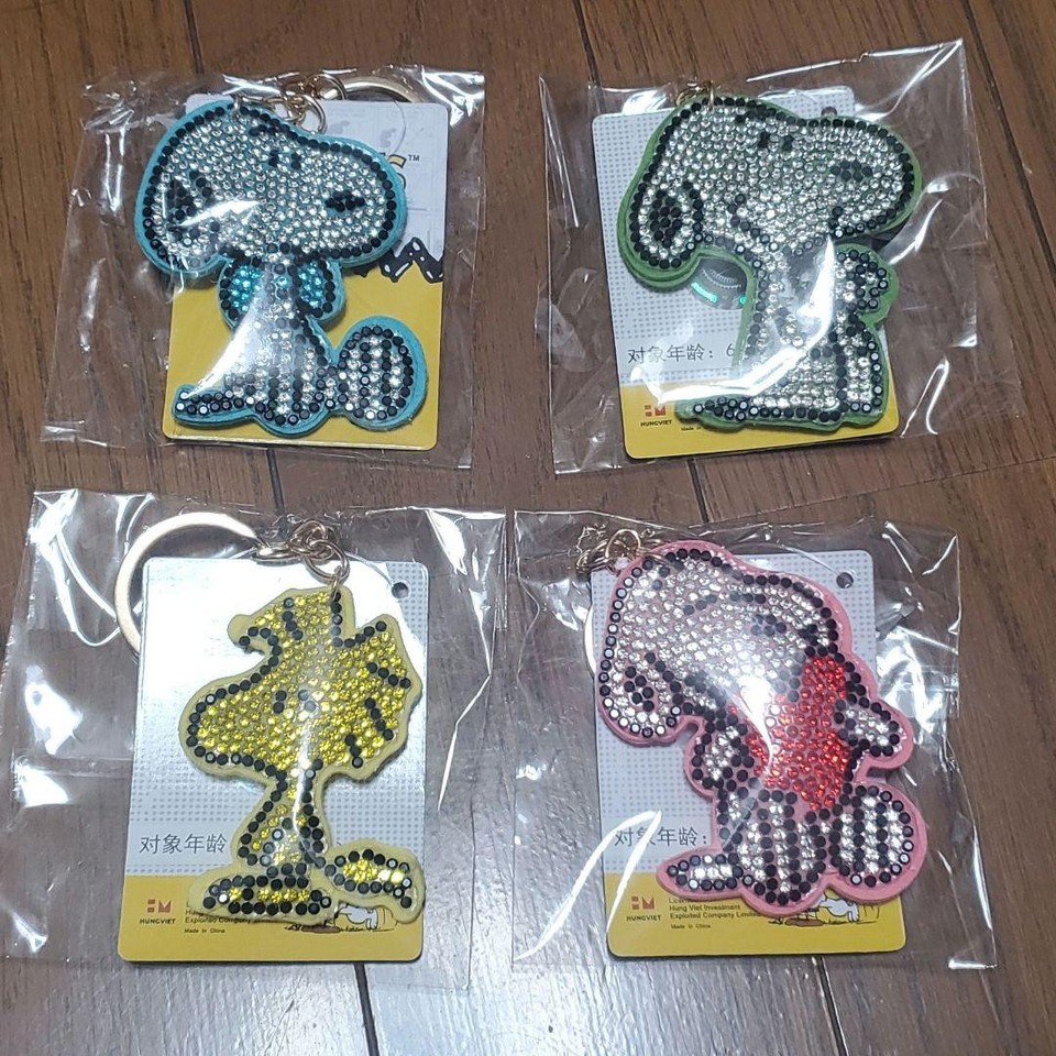 Snoopy glitter rhinestone keychain character Goods lot of 4 Set sale ...