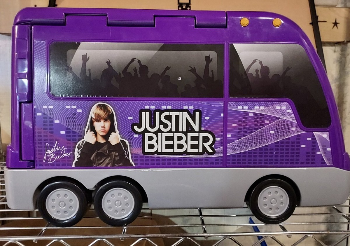 Justin Bieber Tour Bus 2010