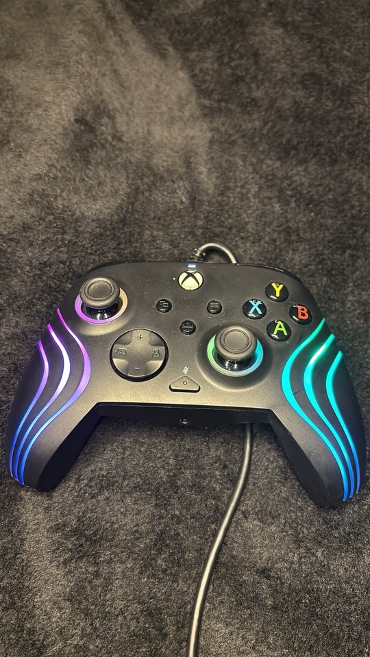 Razer Wolverine V2 Chroma Wired RGB Controller for Xbox Series X|S, One ...