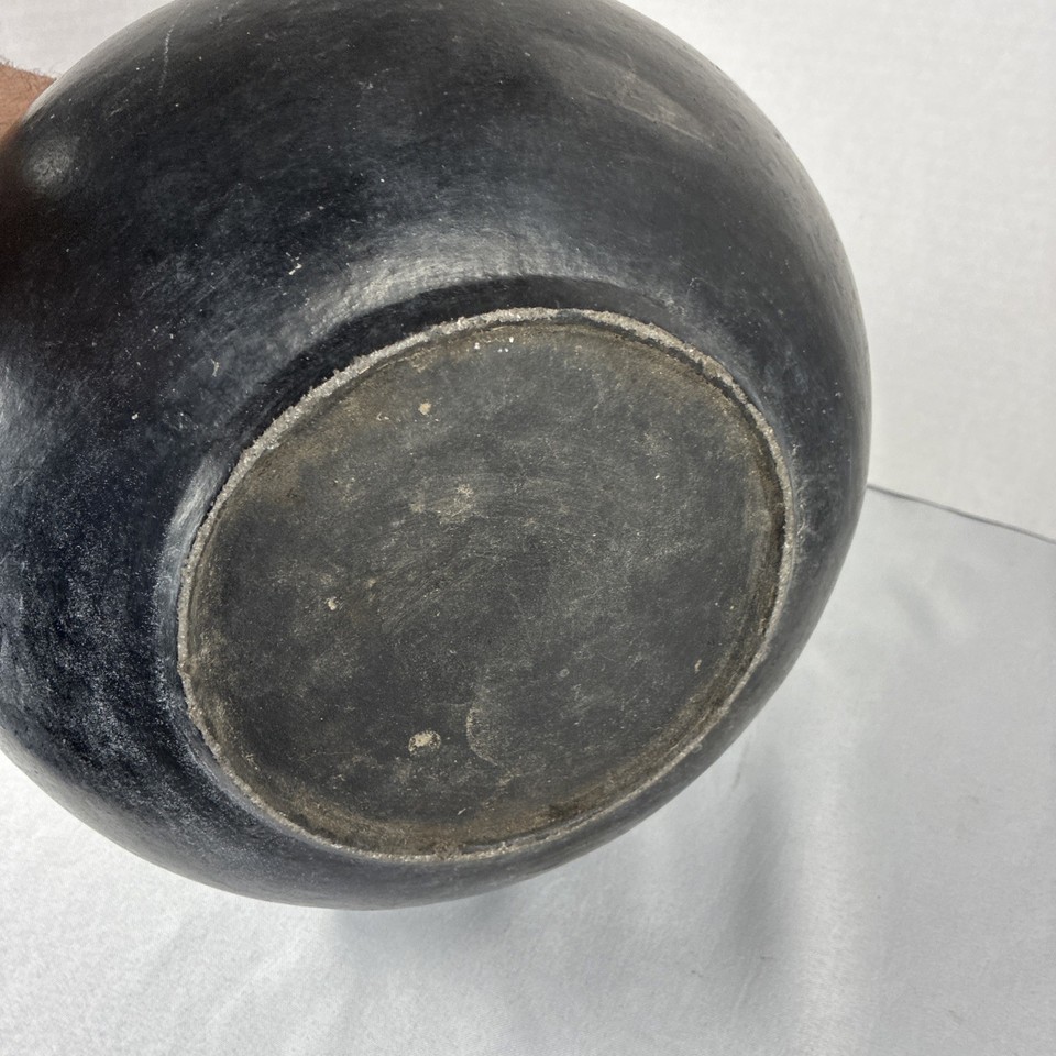 Antique Native American Indian Interest? Clay Pottery Vessel / Water ...